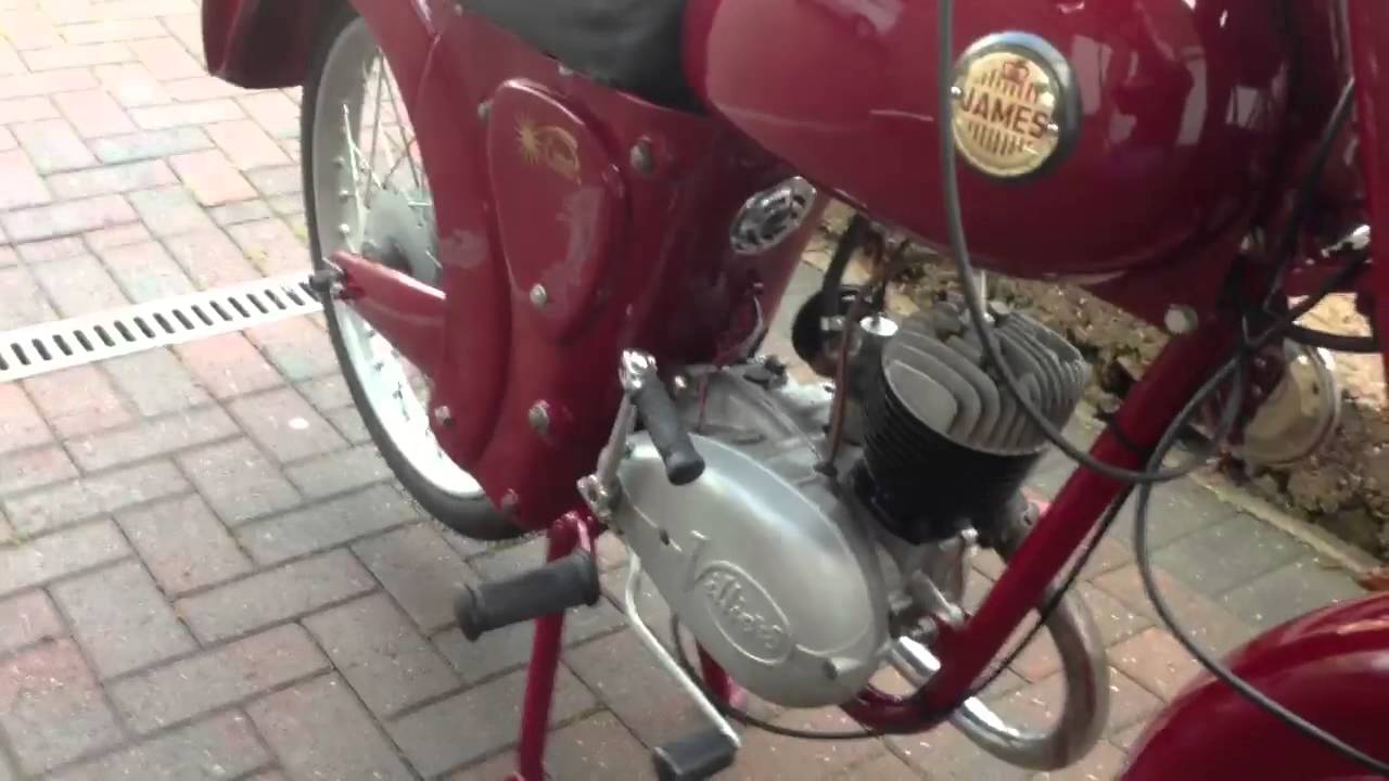 1960 James Comet 100 L1 - YouTube