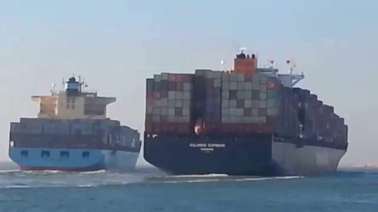 Accident between two vessels in suez canal 29/09/2014 in portsaid - YouTube