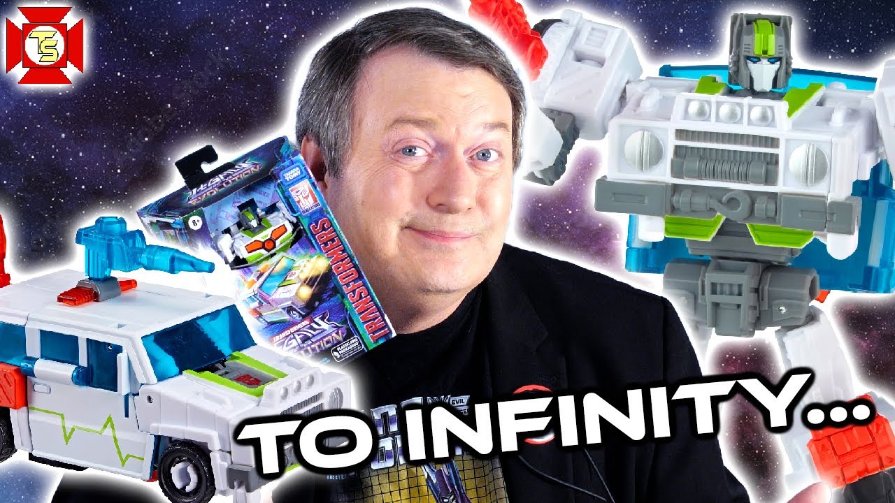 TRANSFORMERS MEDIX Legacy Evolution Deluxe Review - YouTube