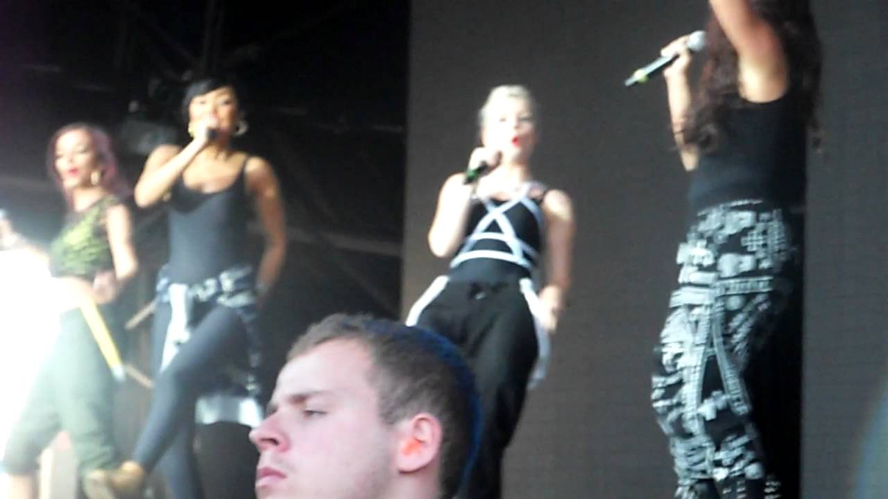 Little Mix - Super bass (Cover) - JLS Summer Tour - Lincoln 02/09/12 ...