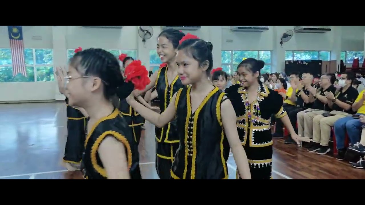 SUMAZAU PERFORMANCE BY SJK LOK YUK LIKAS STUDENTS - YouTube