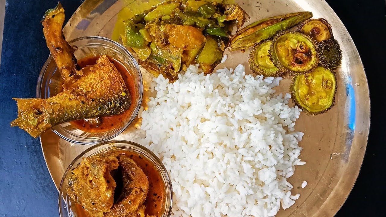 Eating Rice,Ilish Begun Jhol,Bhola Macher Sorse Jhal,Ilish Macher Matha ...