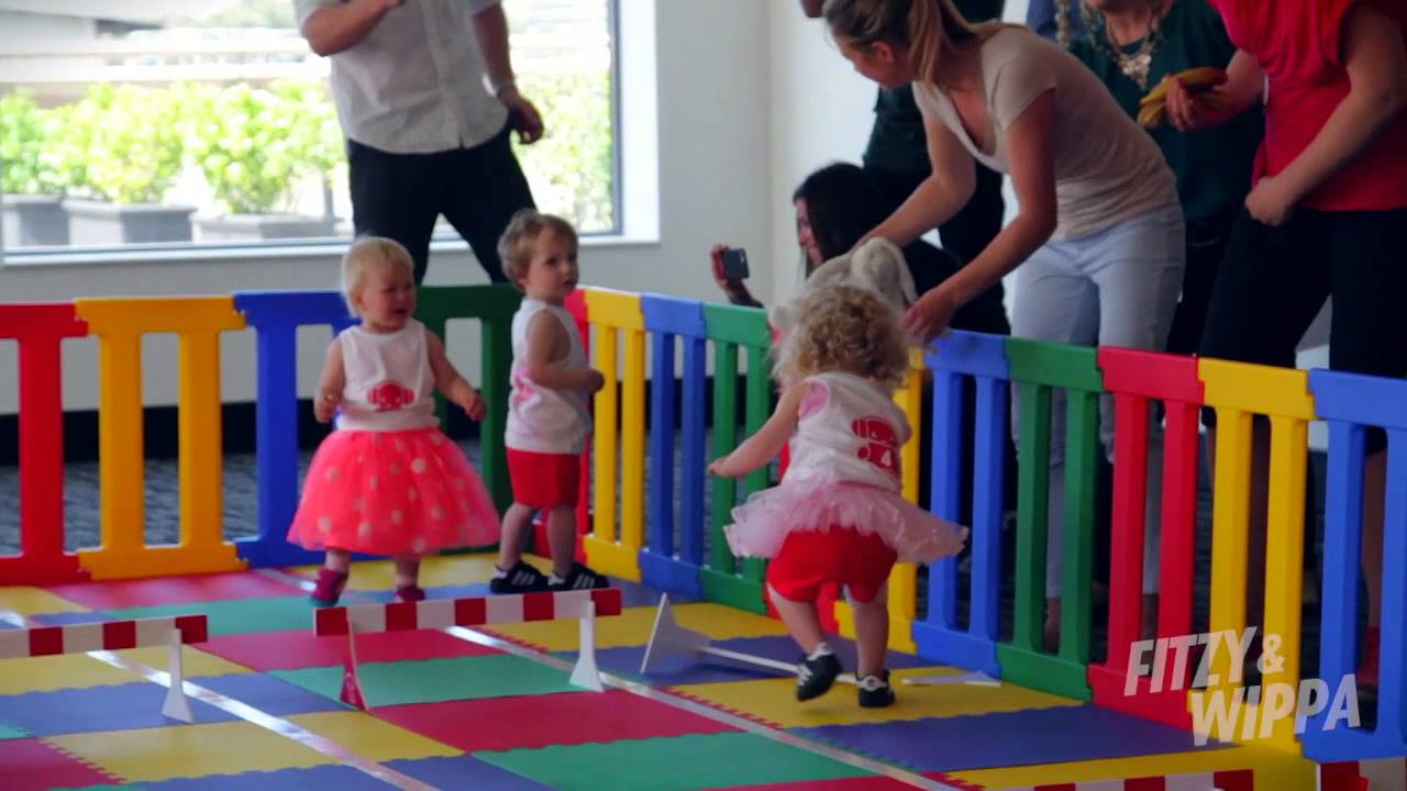 10m Hurdle Baby Race - YouTube