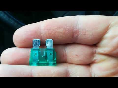 Çalışmayan Araba kalorifer fanı ve Çakmaklık elektrik sigortası tespiti.