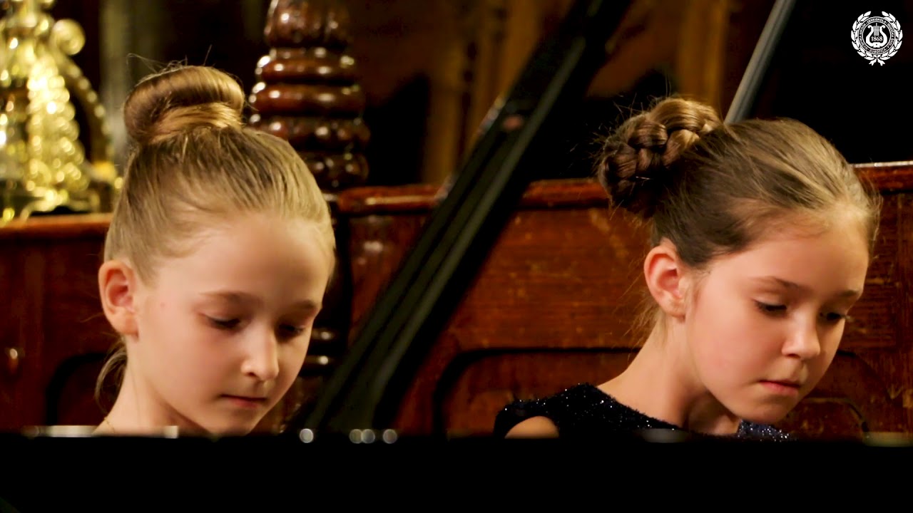 KONCERT PRVONAGRAĐENIH UČENIKA - Jelena Popovic i Sara Jovic - YouTube