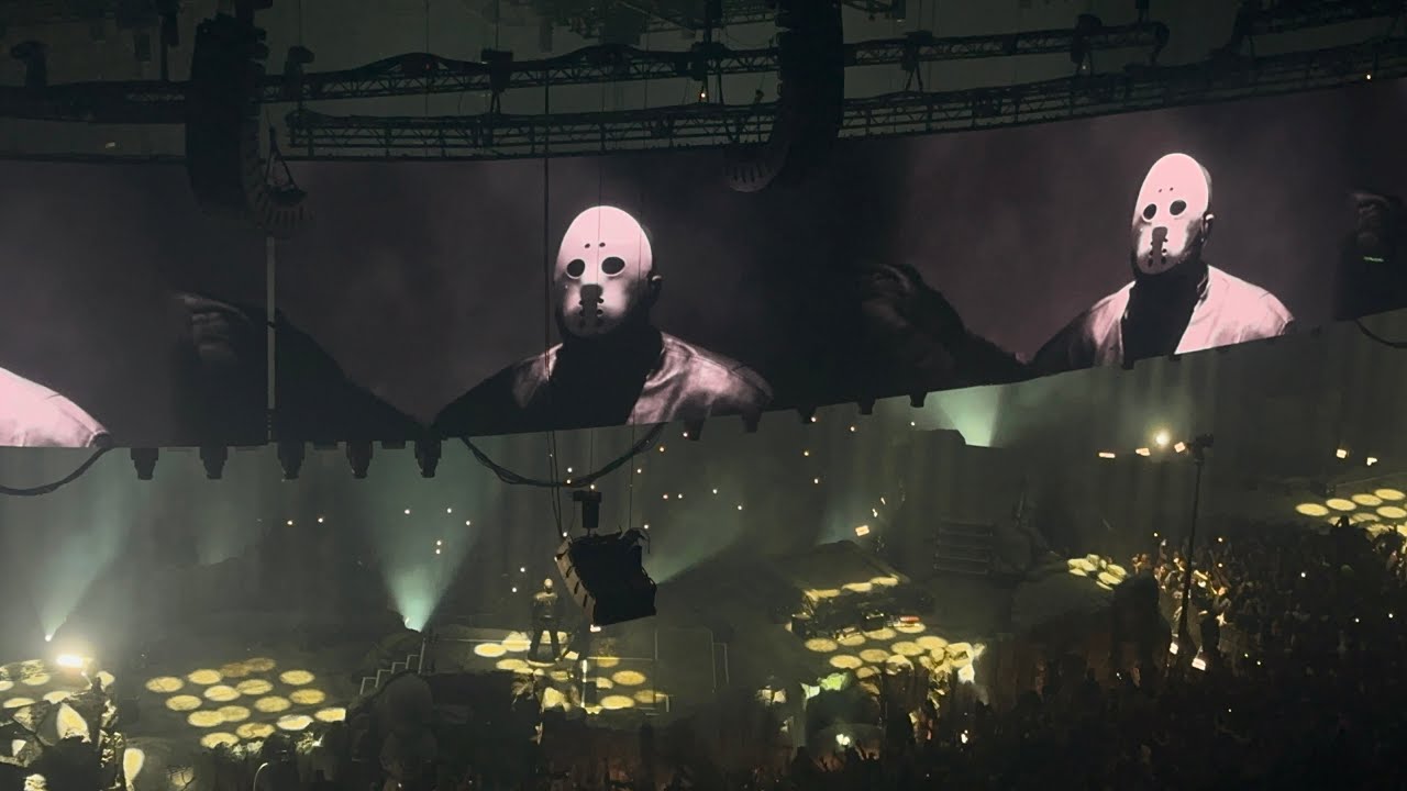 Kanye West & Travis Scott Perform “Fade” LIVE at Kia Center 1.31.24 ...
