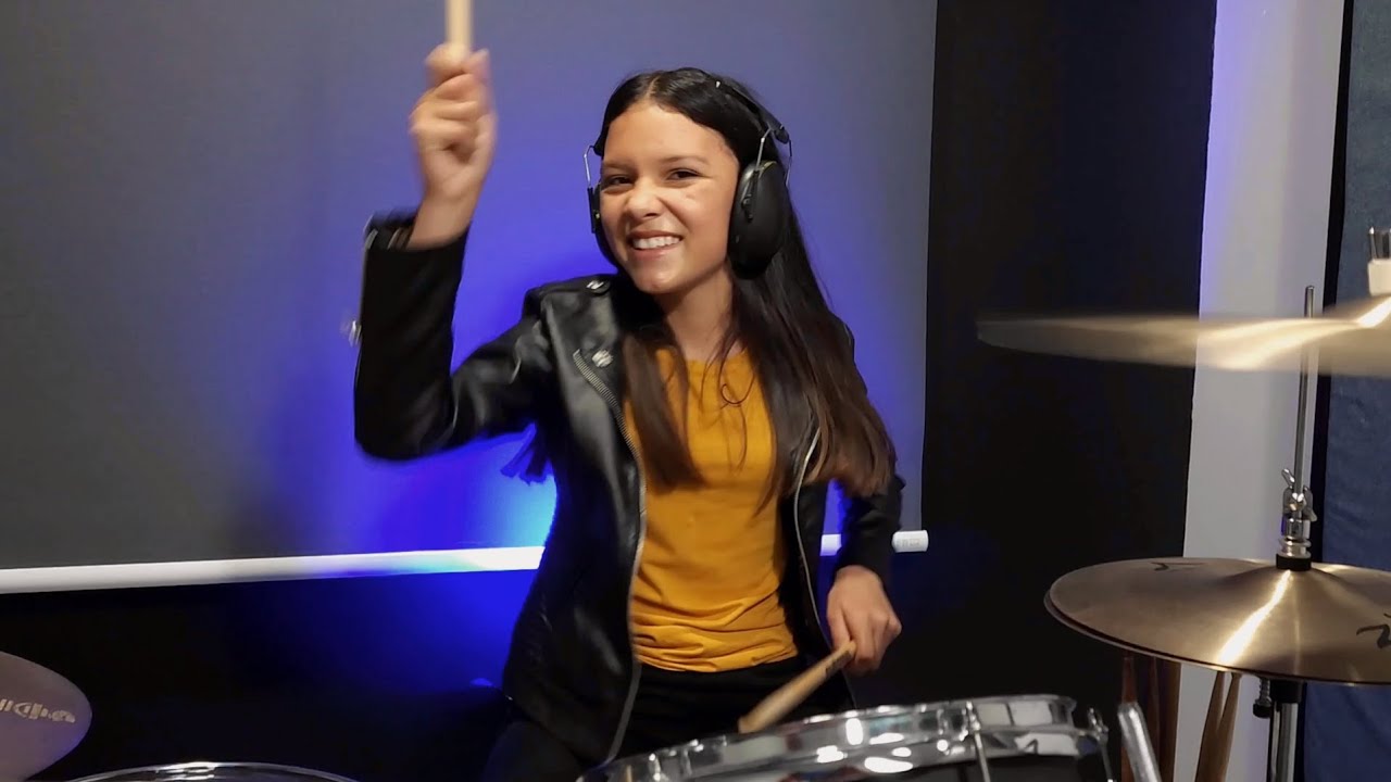De Música Ligera - Soda Estéreo | Drum Cover | Krystel Brenes | - YouTube