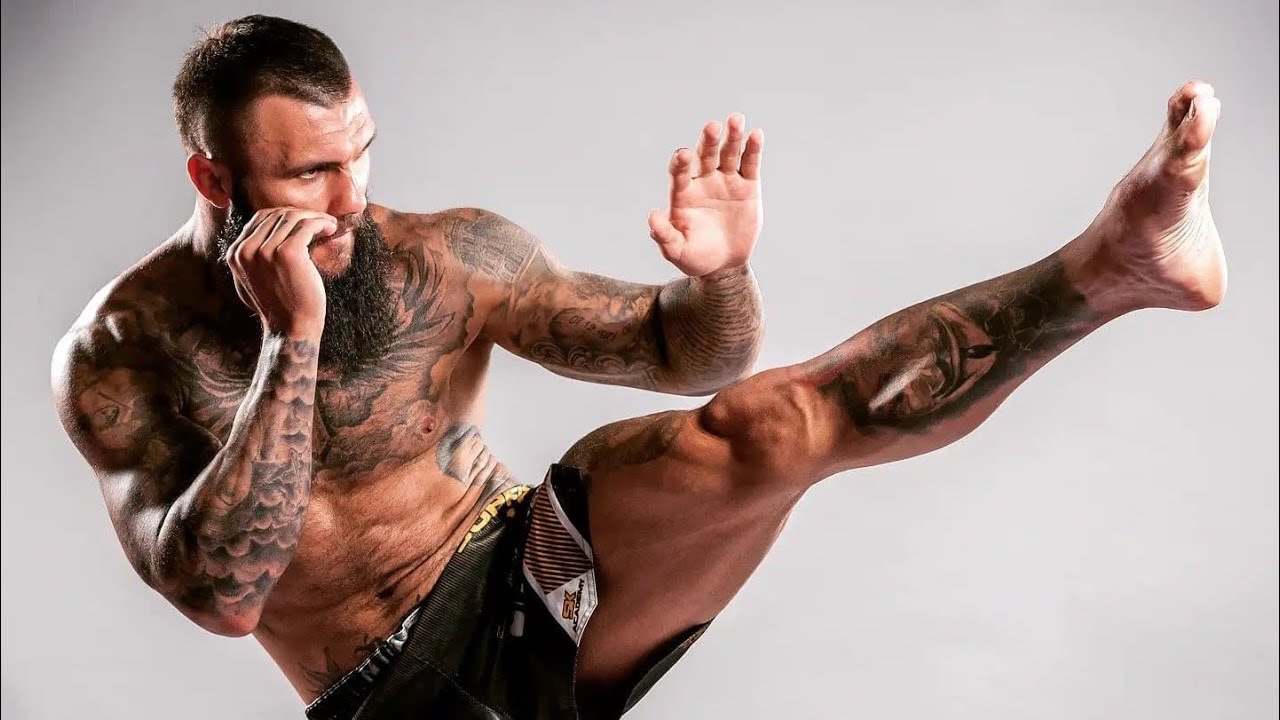 Cristian Ristea, uriașul cu suflet blând. Secretele greului din kickboxing - YouTube