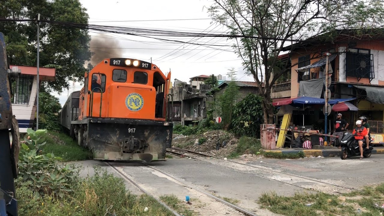 PNR DEL 917+EMU 07 and DMU 06 at Sta. Mesa Station - YouTube