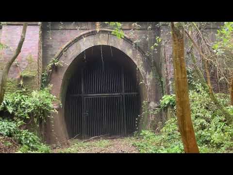 Kelmarsh & Oxendon tunnel explore - YouTube
