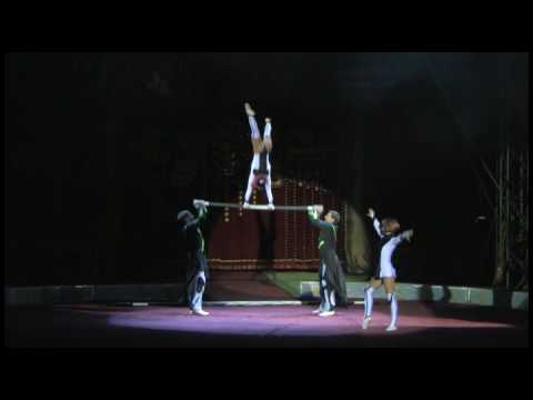 RUSSIAN BAR ACT Suarez Brothers Circus 18.01.2010. Video made by Jenia ...