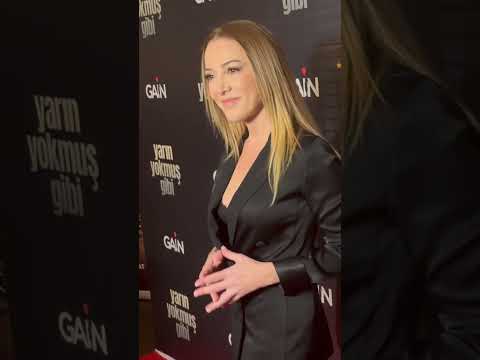 Dolunay Soysert zarifliği…