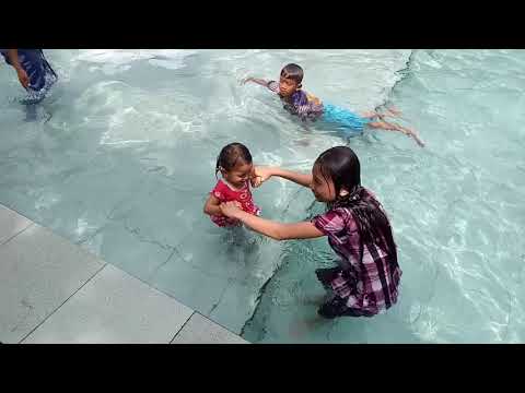 Renang karo kakak
