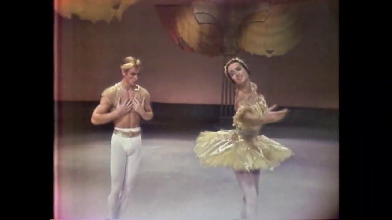 Nureyev, Lupe Serrano Le Corsaire 1962 - YouTube