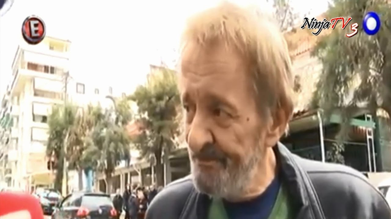 Συντετριμένος ο Γ. Γεωργίου στην κηδεία του γιου του. - YouTube