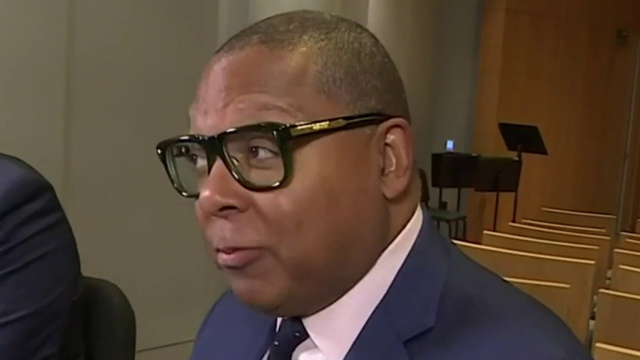 Grammy-winning artist Wynton Marsalis shares the gift of jazz with ...