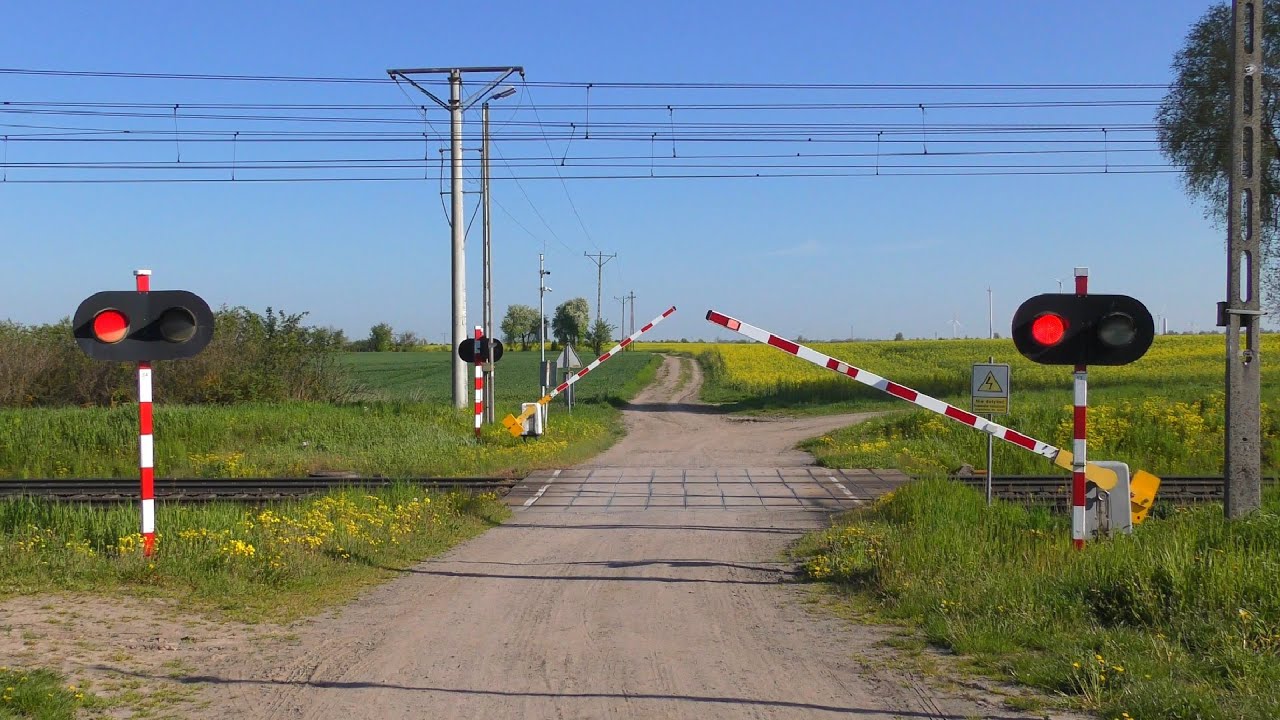 [4K] SSP Gajec #1 | Polish railroad crossing - YouTube