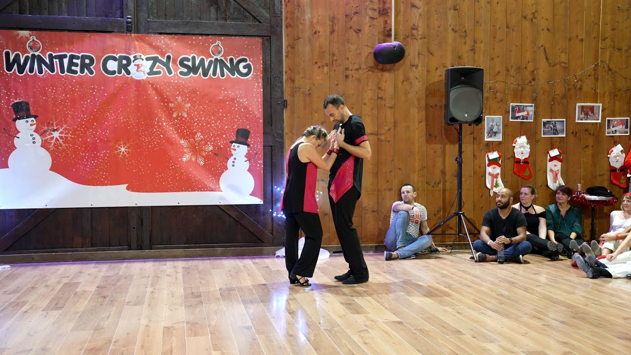 WINTER CRAZY SWING 11 - VIRGINIE ET THOMAS ESCARAVAGE - YouTube