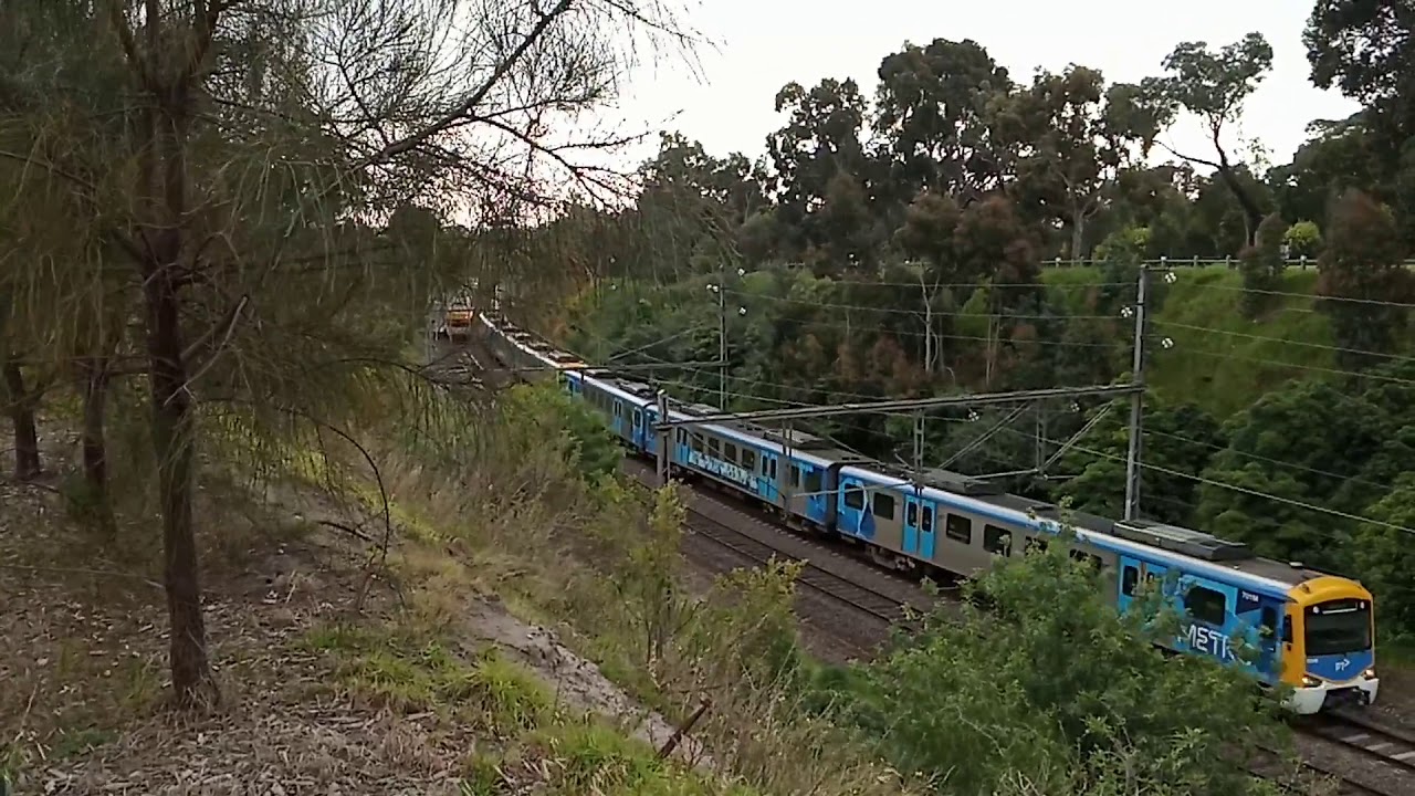 Melbourne Metro Comeng (Alstom) arriving and Siemens departing Royal ...