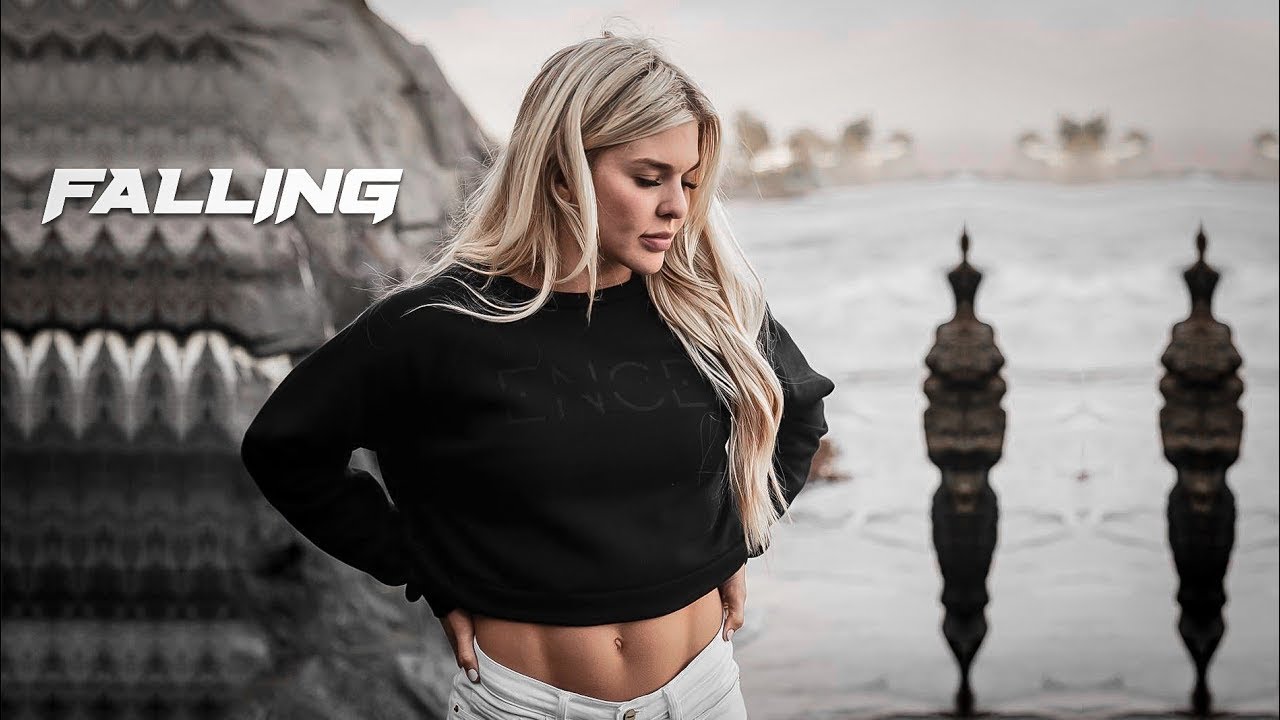 FALLING ON CROSSFIT WORKOUT EVA ANDRESSA - YouTube