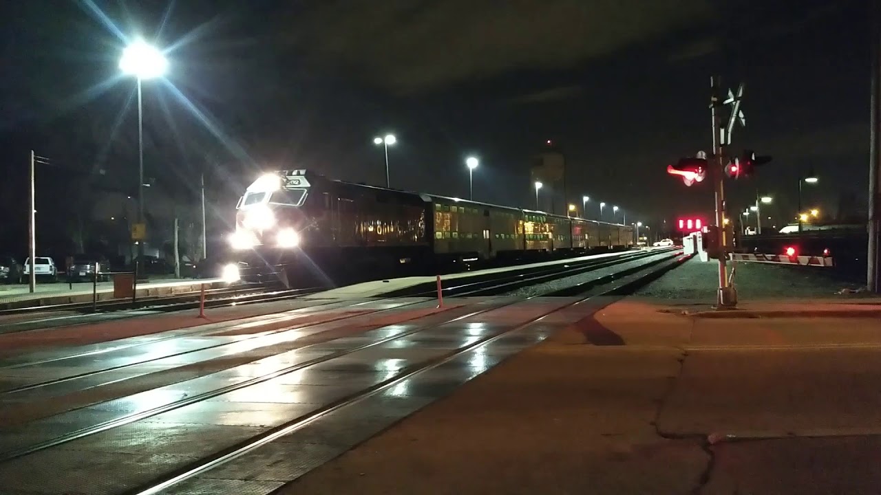Metra 202 in Franklin Park - YouTube
