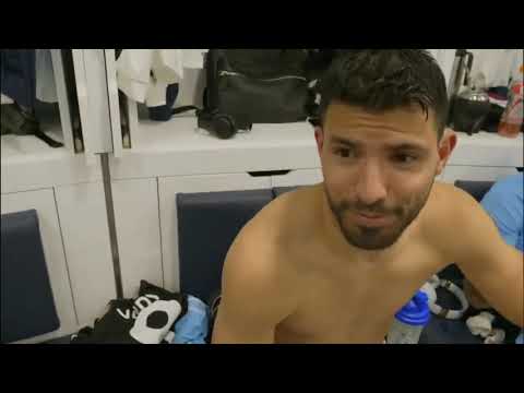 Nicolás Otamendi marcando bulto.