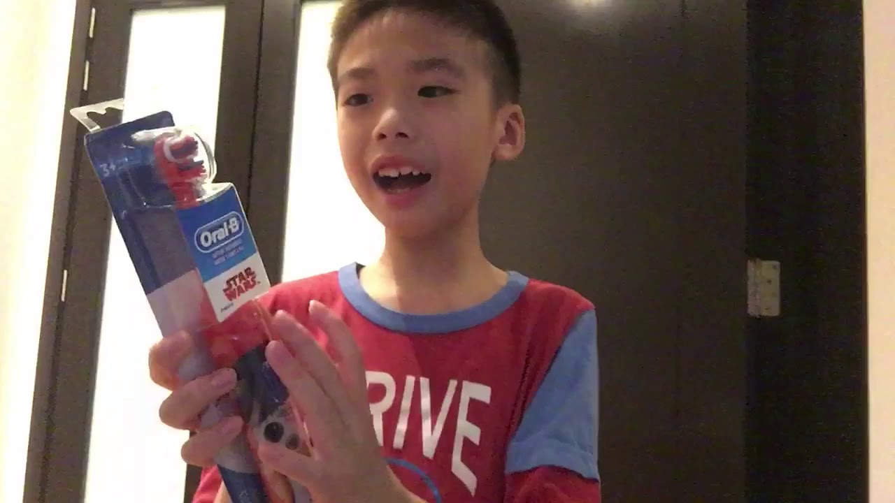 Cyan gets his first battery toothbrush (unboxing) - YouTube