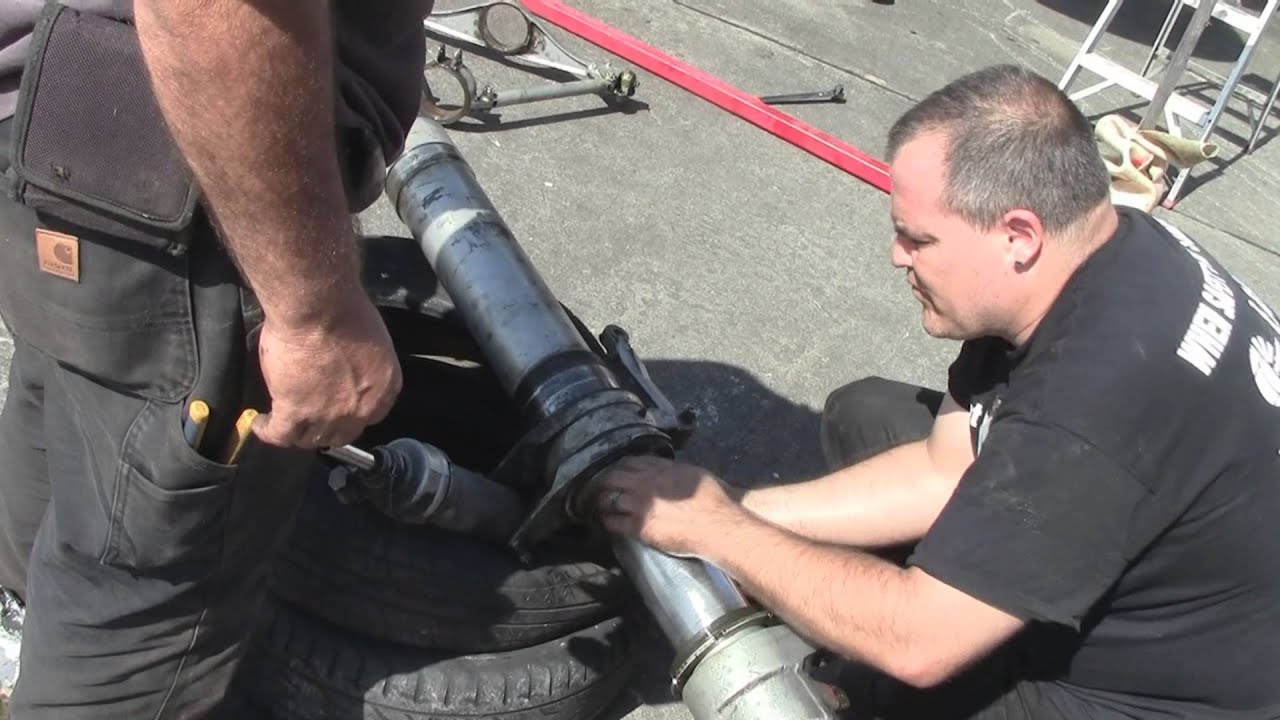 A-26 Nose Strut Overhaul. Part 2 - disassembling the strut. - YouTube