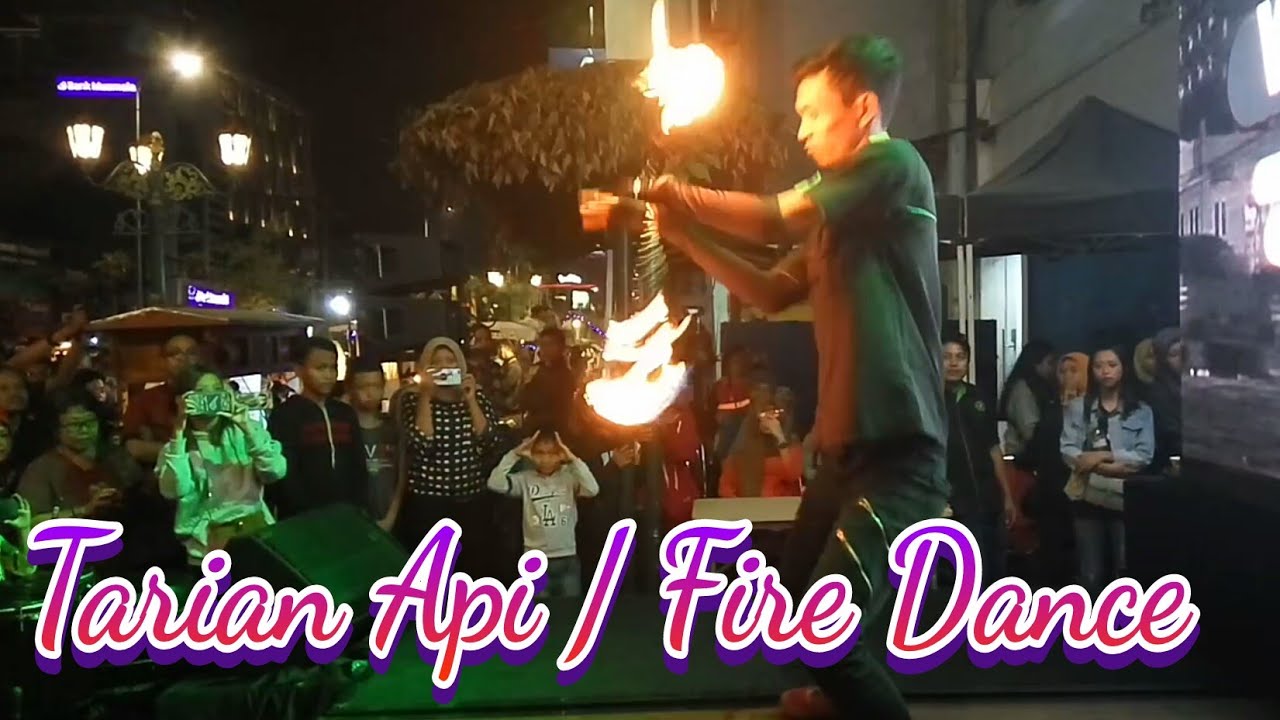 Tarian Api - Fire Dance | Festival Wedangan Tradisional Jogja - YouTube