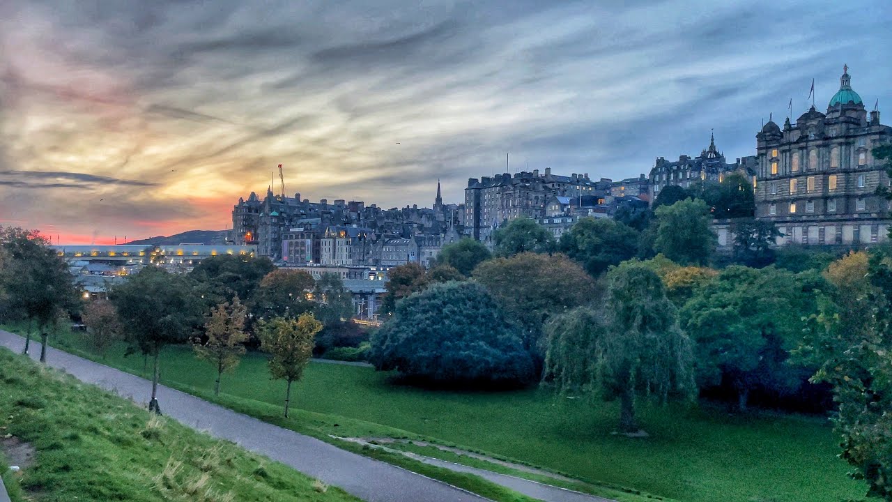 AMAZING Edinburgh Morning Sunrise Walk | Edinburgh Castle Via Cockburn ...