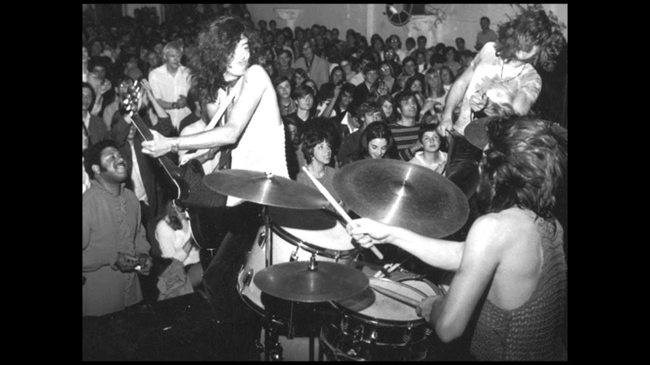 Led Zeppelin-Bonzo's Birthday - YouTube