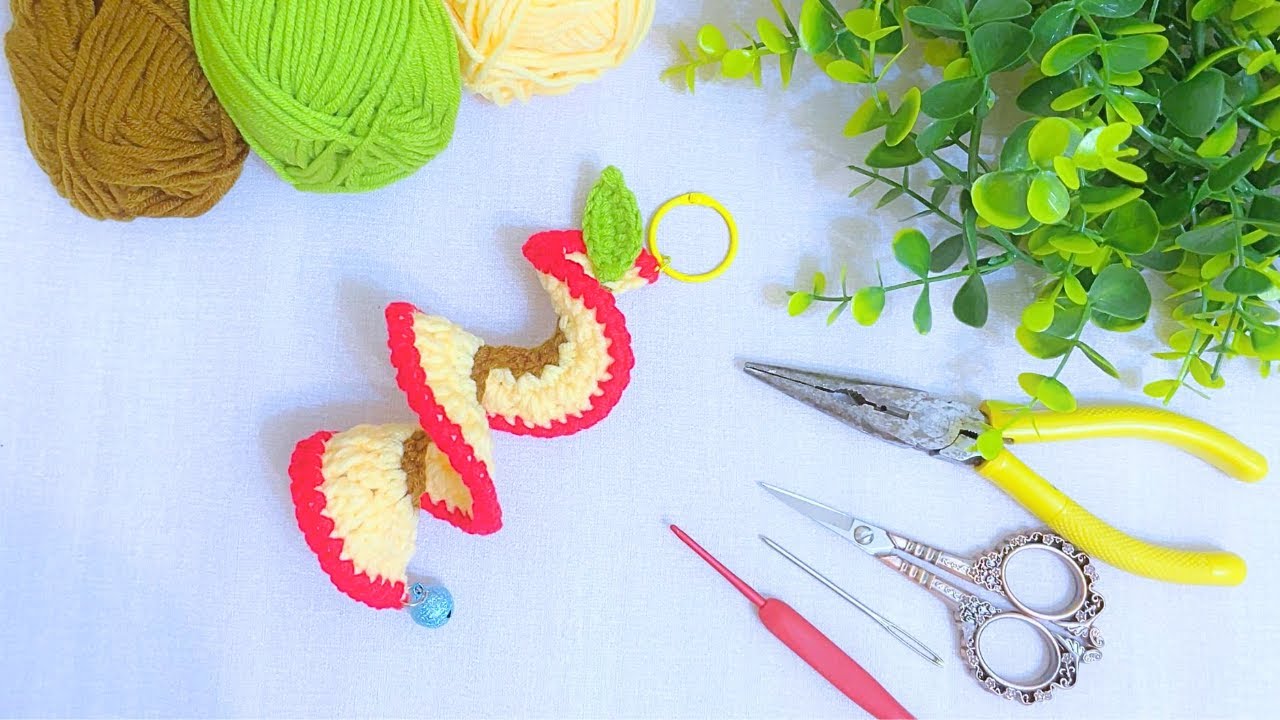 Make a Crochet Apple Wind Chime Keychain for Christmas 🎁 - YouTube