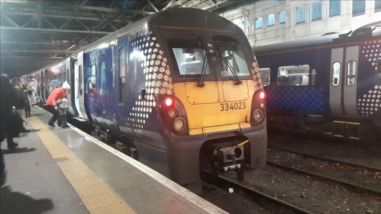 S4E2, Scotrail Class 334 EMU. Review at Edinburgh Waverley - YouTube