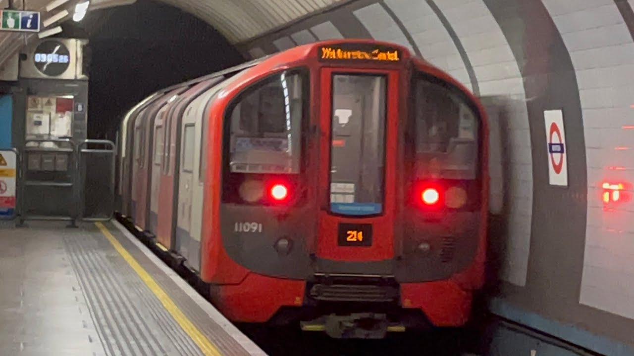 London Underground Victoria Line Journey. Stockwell - Brixton. 2010 ...