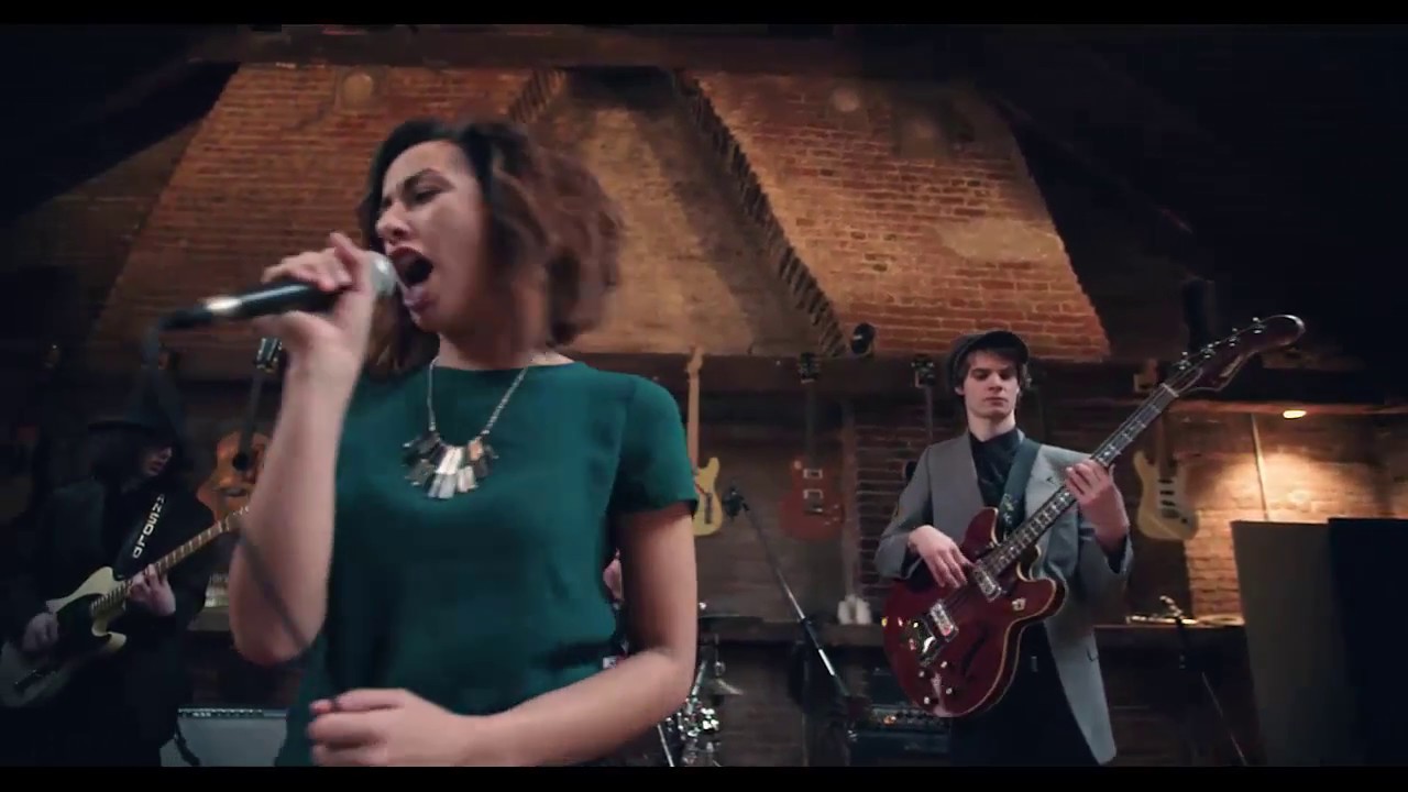 Roxy & The Underground Soul Sound - Show Me - YouTube