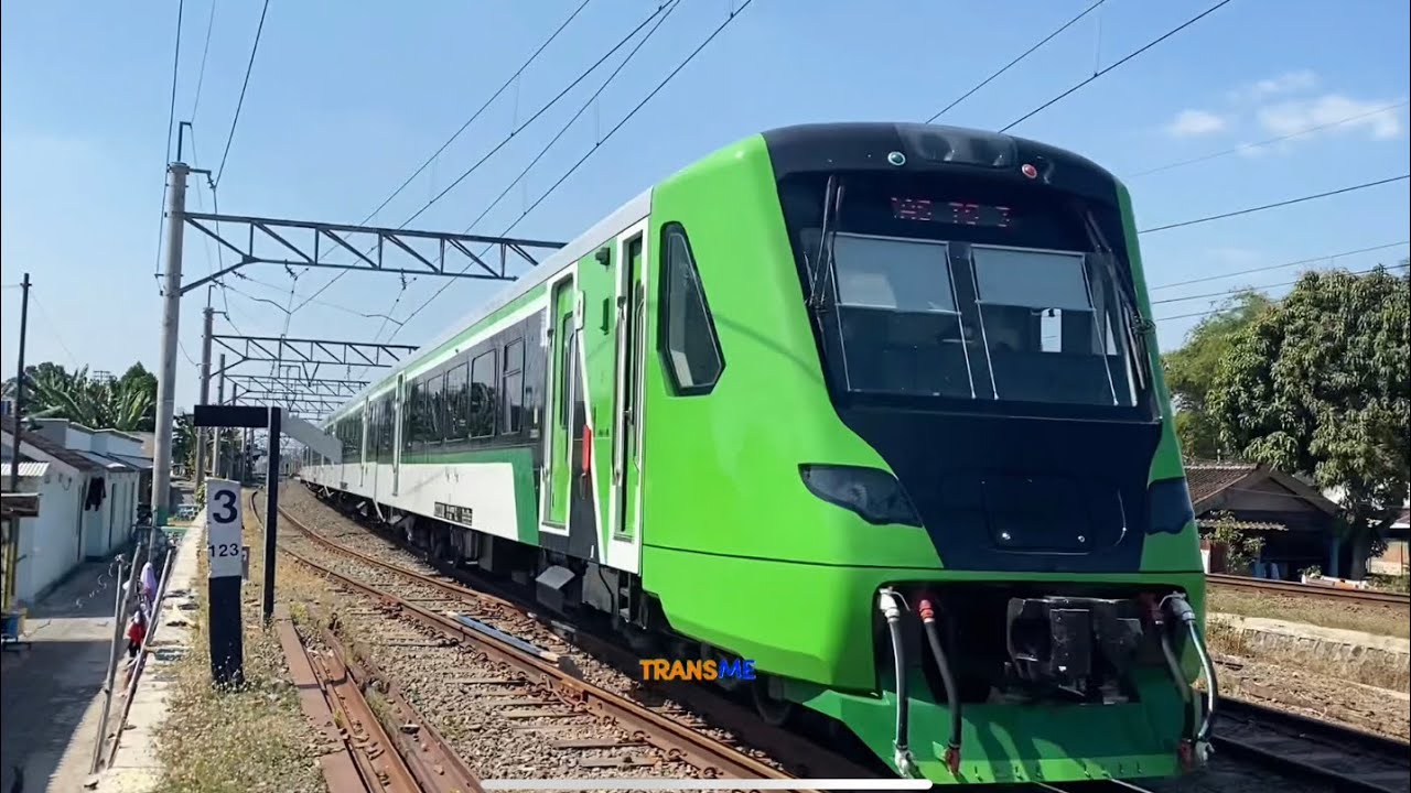 KERETA BIAS MAINAN LAMPU LOKO | horn set airport train रेलगाड़ी train ...