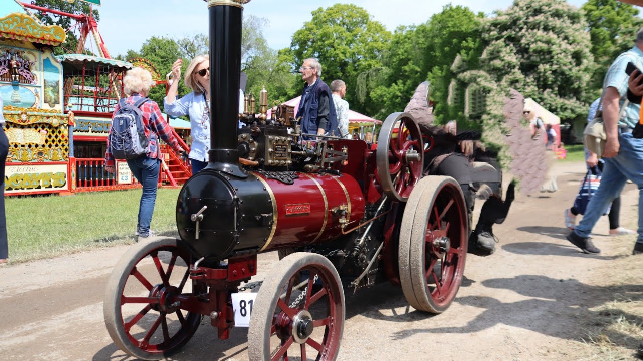 6 inch scale Marshall traction engine ride around Strumpshaw Steam ...