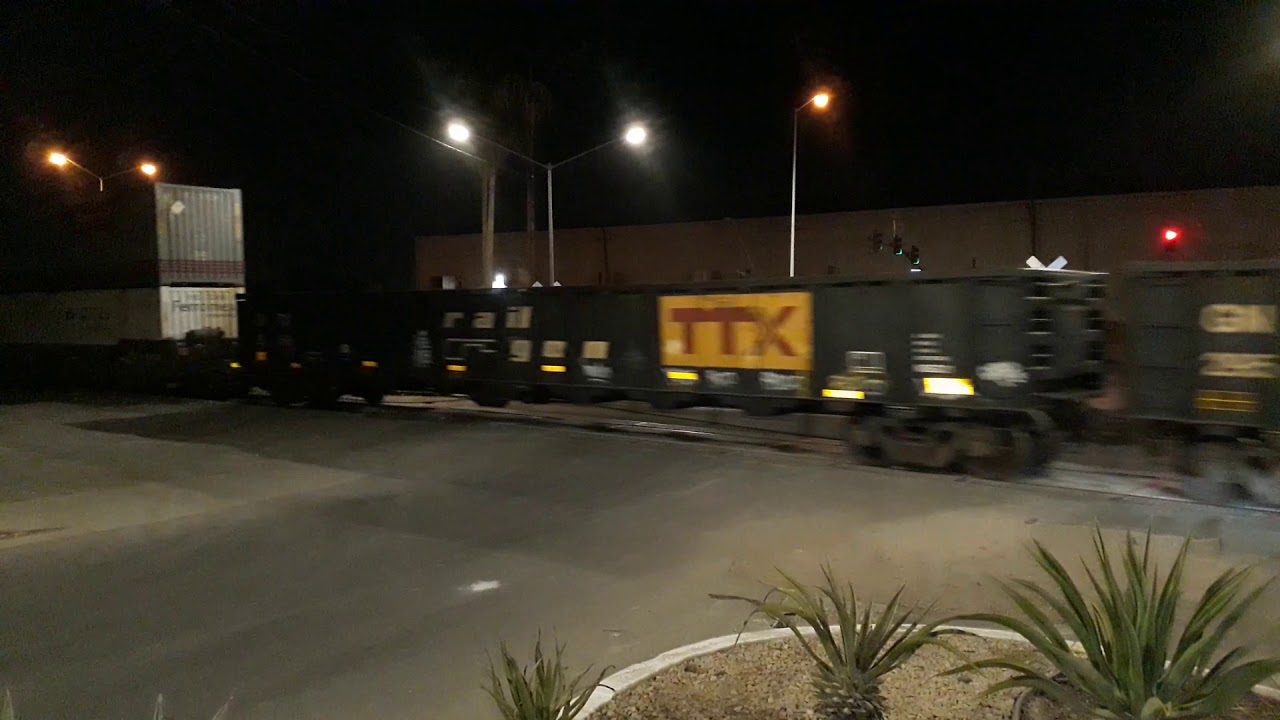 FXE 4668, FXE 4067, FXE 4625, rumbo sur saliendo de Mexicali .. Pascualitos... - YouTube