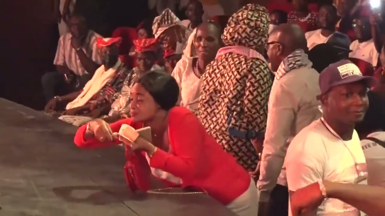 Bi Kalou Glizan au Palais de la Culture : Bonon - YouTube