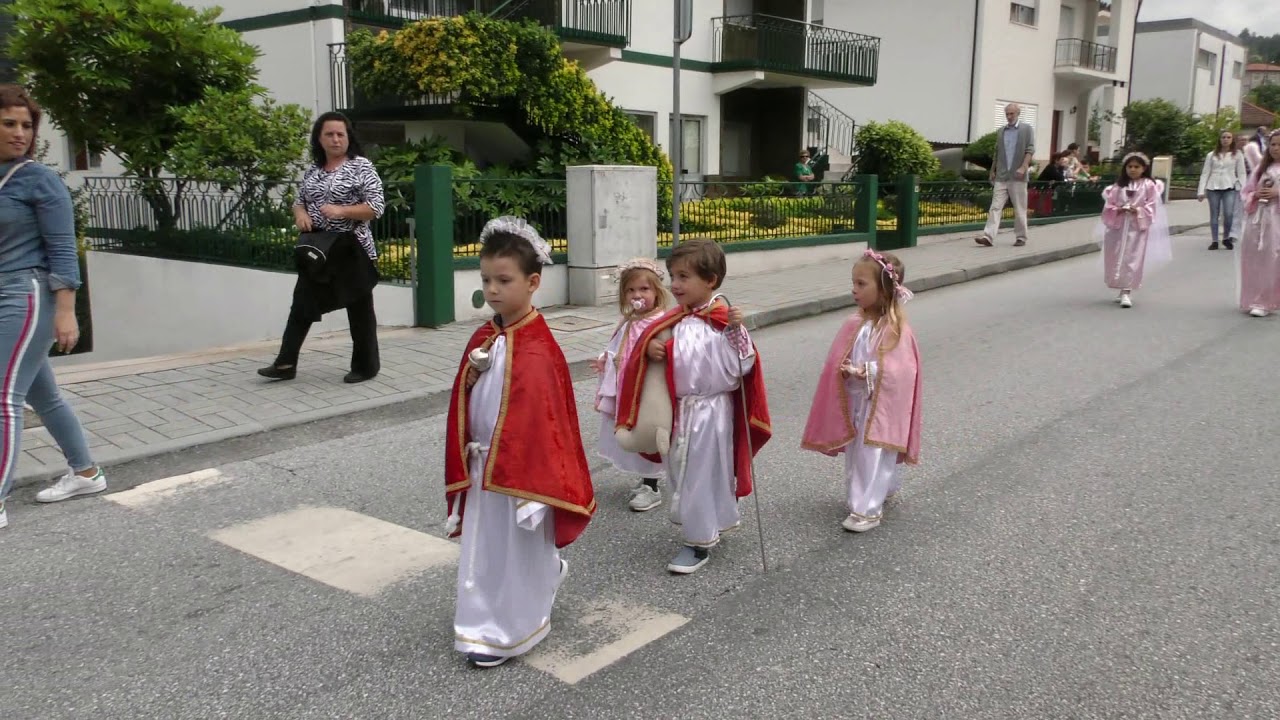 Procissão - Ultimo dia de Festas de São Pedro de Ataíde Vila Meã. - YouTube