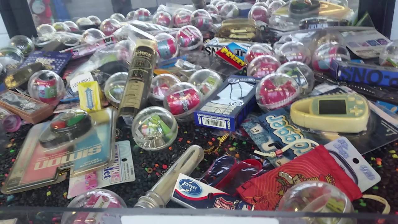 Claw machine at Walmart - YouTube