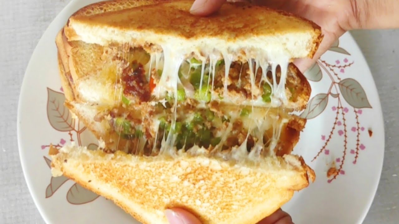 মজাদার একটি নাস্তা বিফ চিজ ব্রেড।।beef cheese bread।। - YouTube