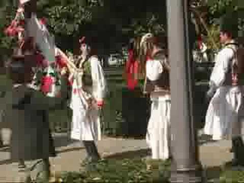 Vioara cu Goarna: Comuna Rosia in Oradea - YouTube