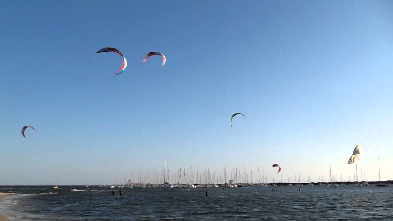 Riveting conversation in St Kilda - YouTube