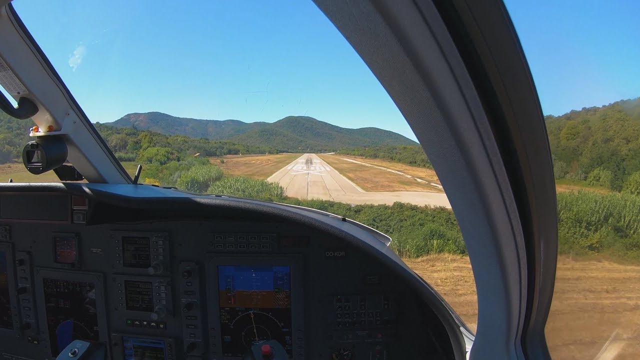 Cessna Citation CJ2+ Cockpit VFR Landing at La Môle/St. Tropez Airport ...