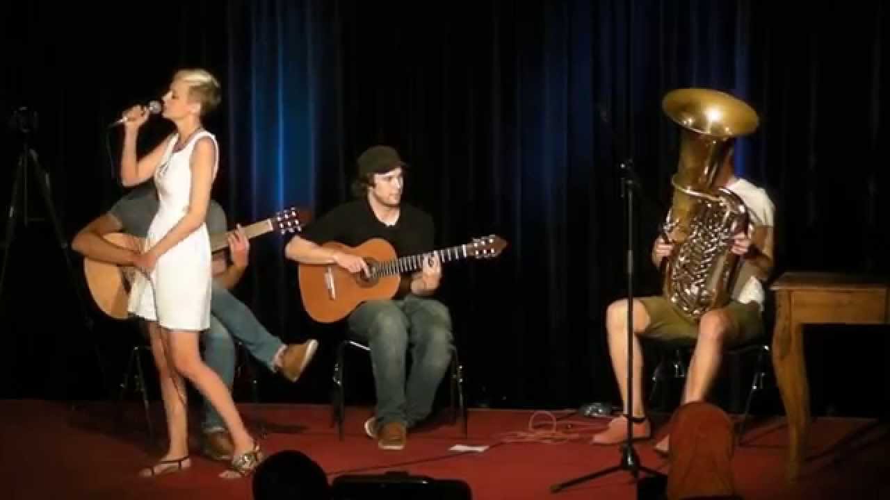 Selma Adzem & Band - Dino Merlin "Lelo" - YouTube