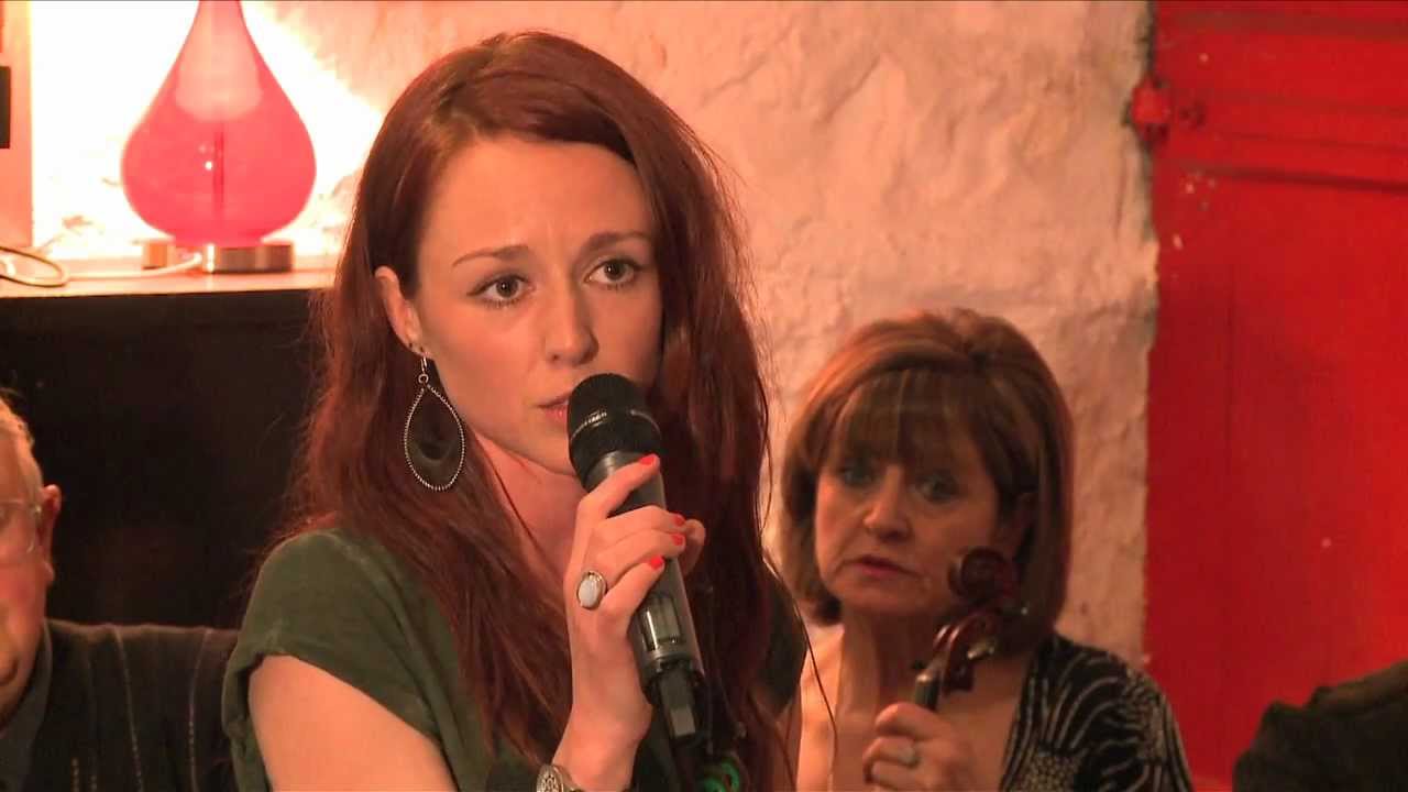 Lisa Murphy sings 'Siúil a Rúin': Traditional Irish Music from LiveTrad ...