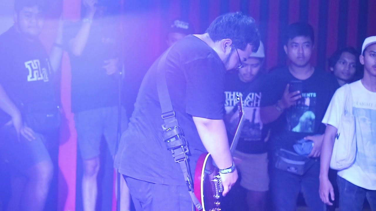 MODERN GUNS Your Past Should Stay Dead/I Never Feel Alone Live on ...