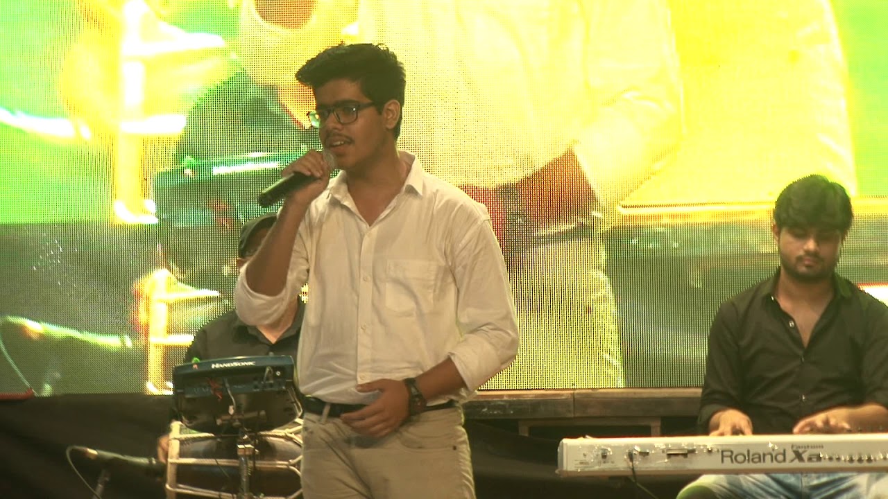Apni To Jaise Taise Live Performance by Aditya Mehra - YouTube