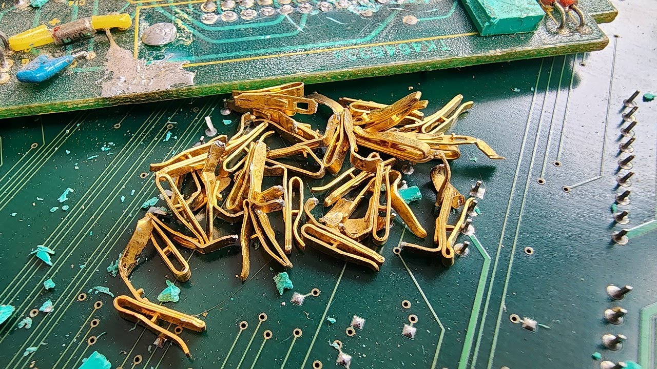 3 minute on how to find and extract gold plated pin connectors from old ...
